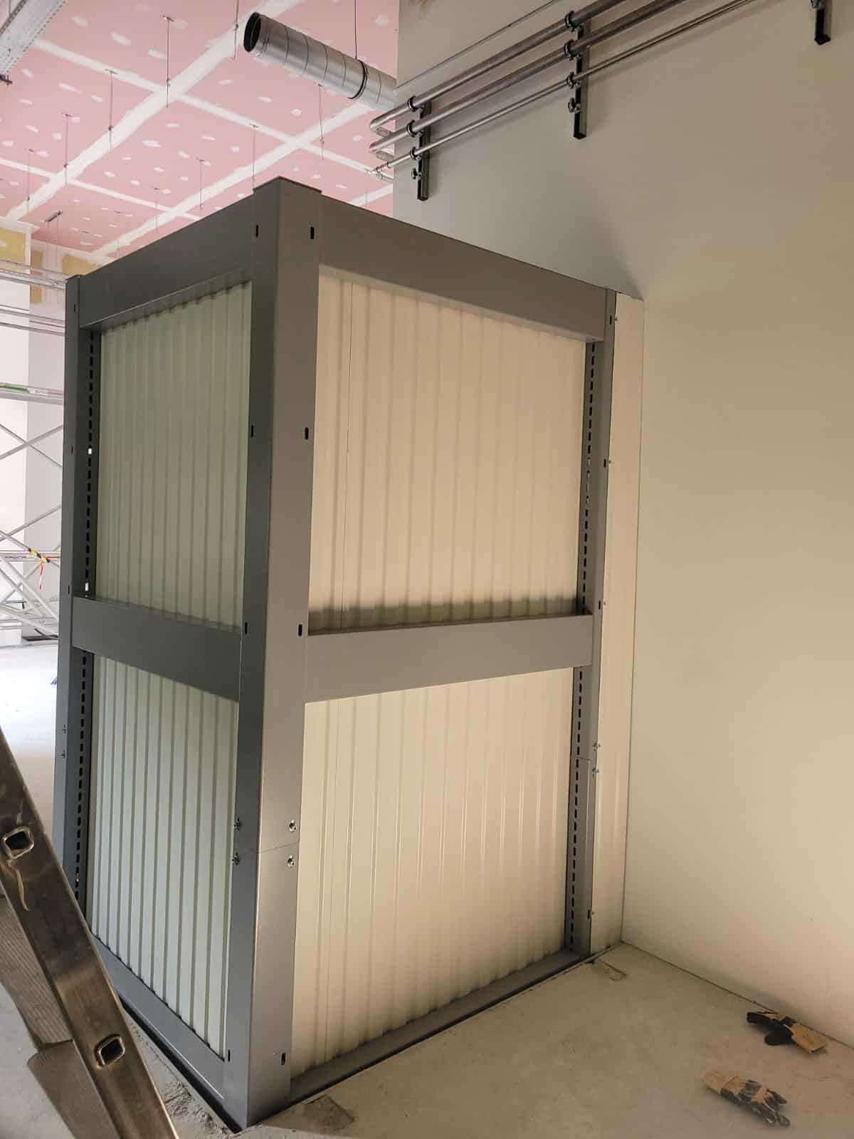 Installation d'un monte-charge industriel chez Fermipose - Grenoble ...